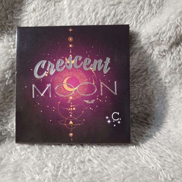 Cas Cosmetics | Makeup | Bnib Crescent Moon Quad Eyeshadow Palette | Poshmark